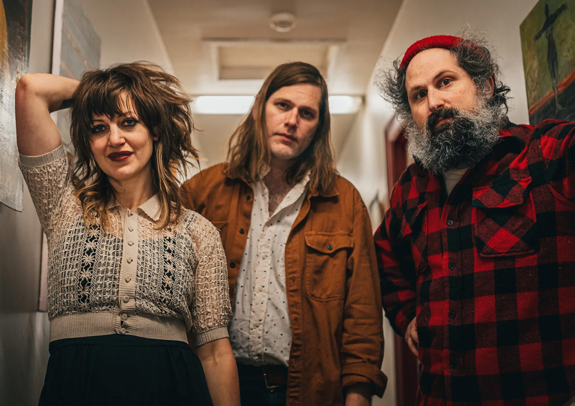 Bonny Light Horseman - Rolling Golden Holy × NEØLYD ― Magazin für Popkultur