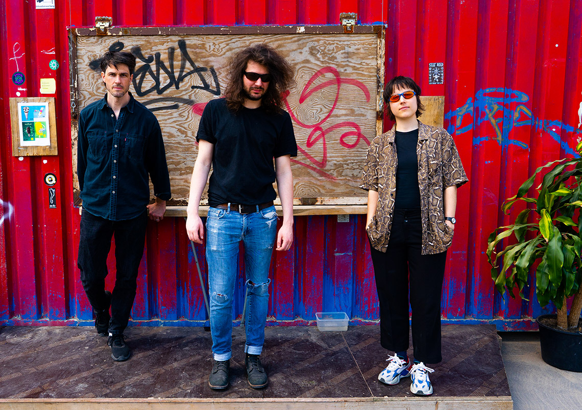 Dog Dimension - Endless Summer × NEØLYD ― Magazin für Popkultur