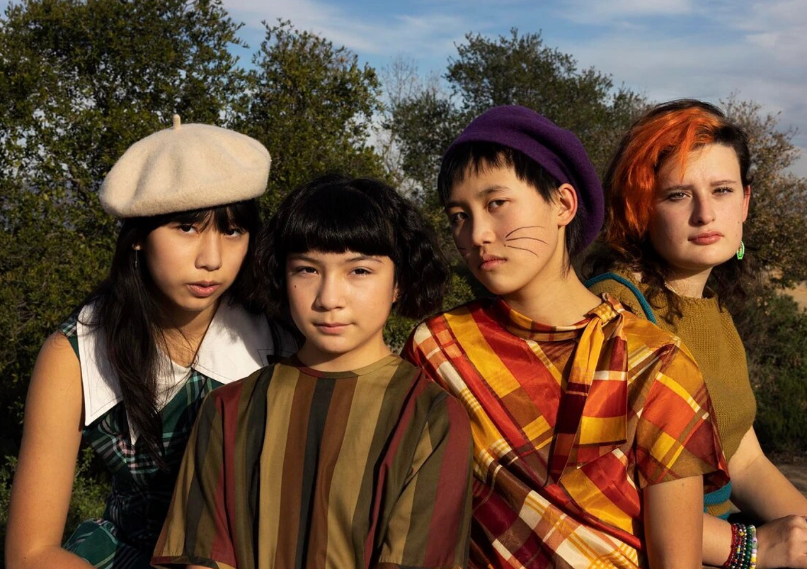 The Linda Lindas - Growing Up × NEØLYD ― Magazin für Popkultur The Linda Lindas - Growing Up × NEØLYD ― Magazin für Popkultur
